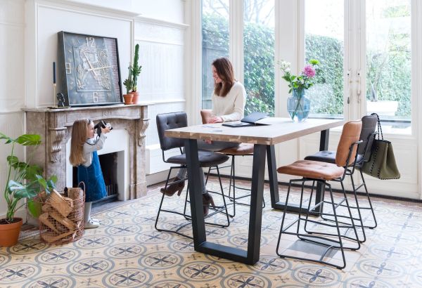 Julien, chaise de bar - cadre noir - Corsica